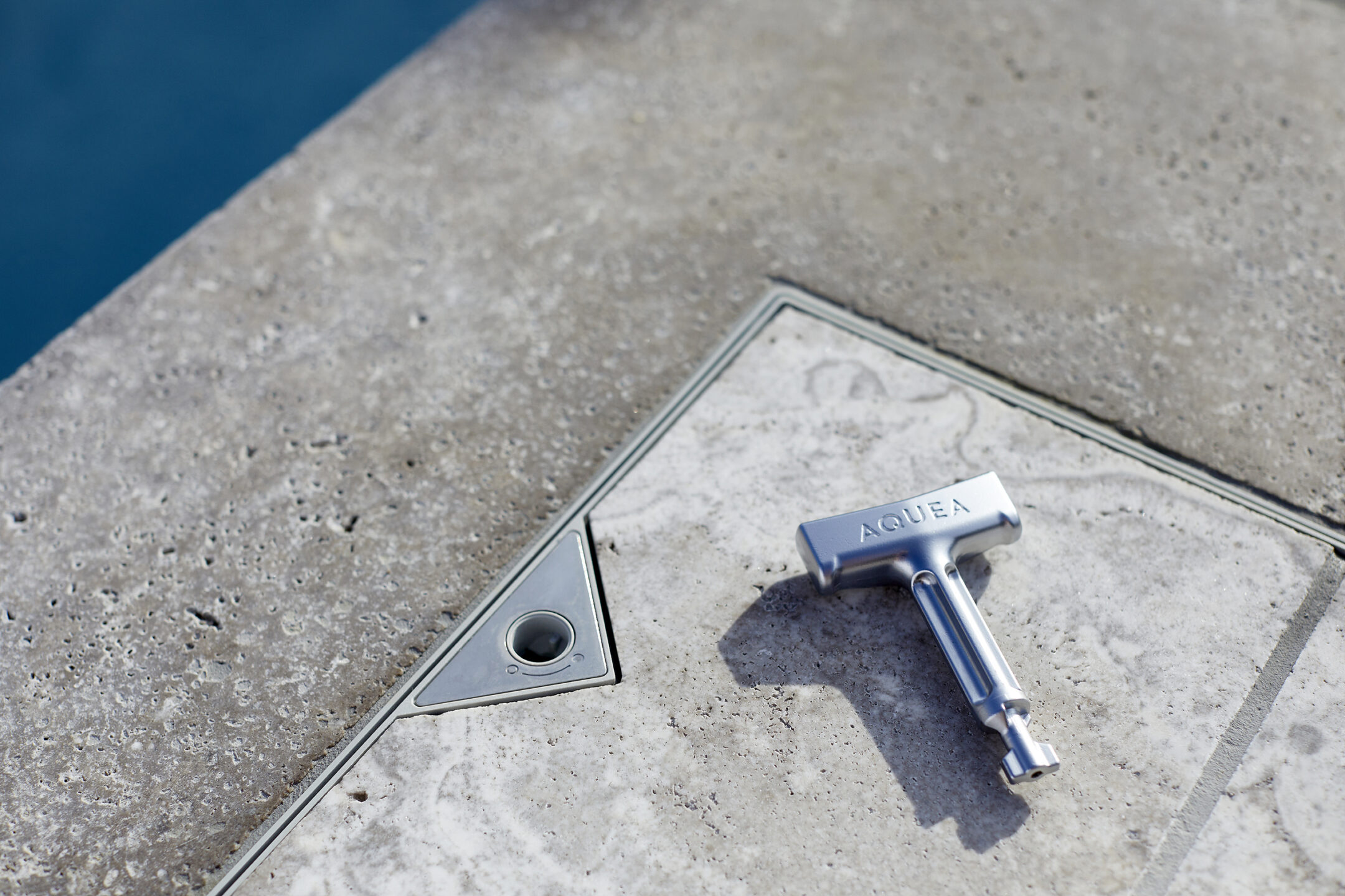 AQUEA V-LOCK Deck Lid | Cooke Industries Australia